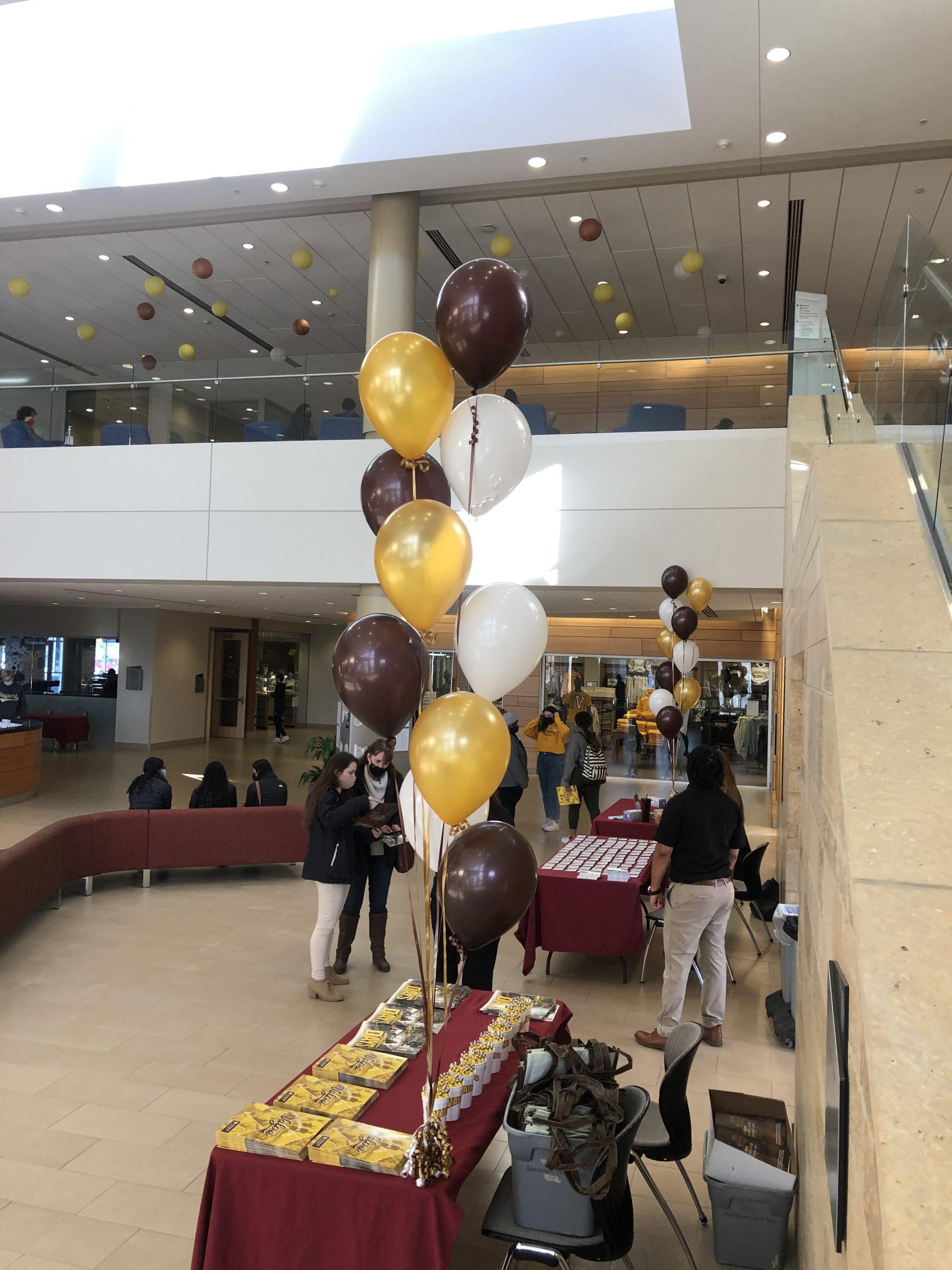 Graduation - Balloon Boutique and Signs