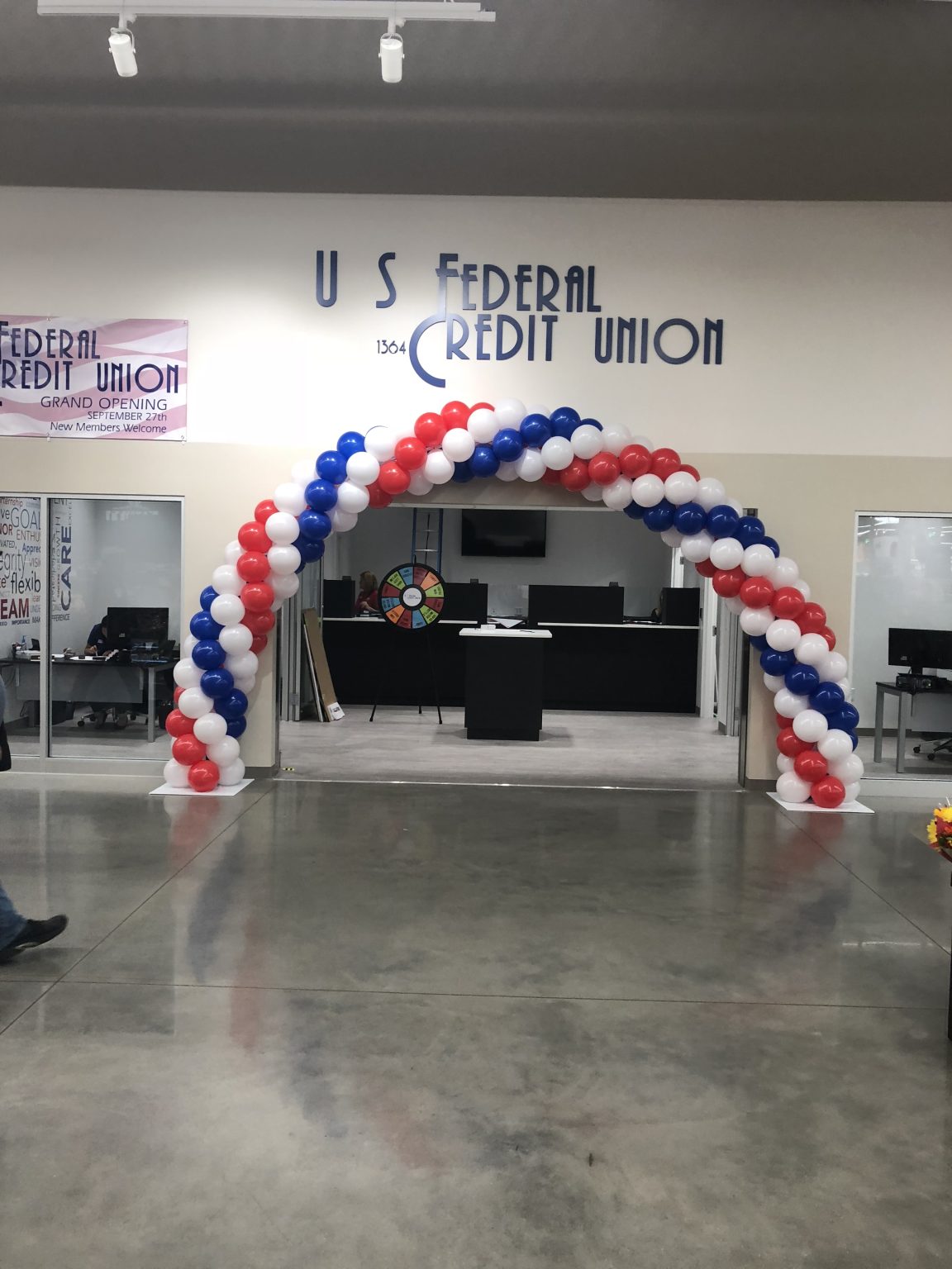 Balloon Arches - Balloon Boutique and Signs